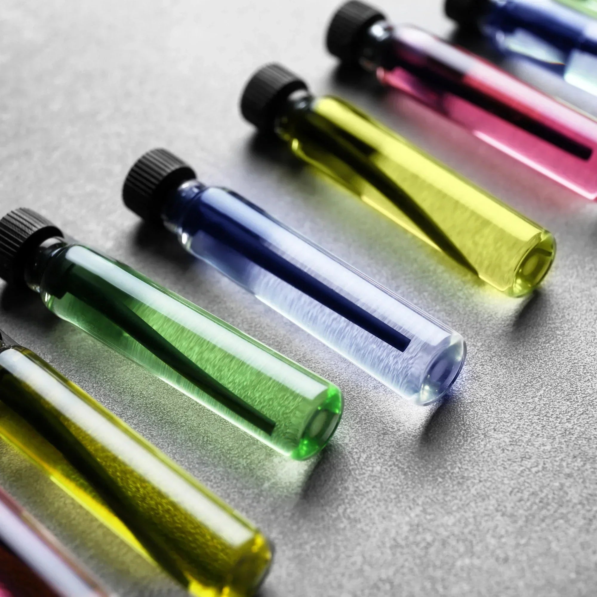 Why a 2ml Vial and Atomiser is Perfect for Sampling | 2ml Glass Vials